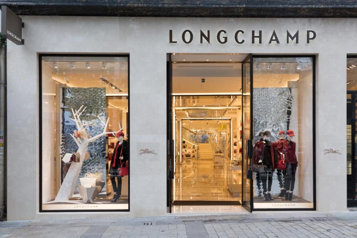Ouverture du plus grand flagship Longchamp en Europe, sur les Champs ...