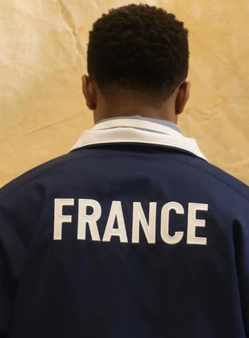 Jacquemus et Nike signent officiellement un maillot pour l'équipe de ...